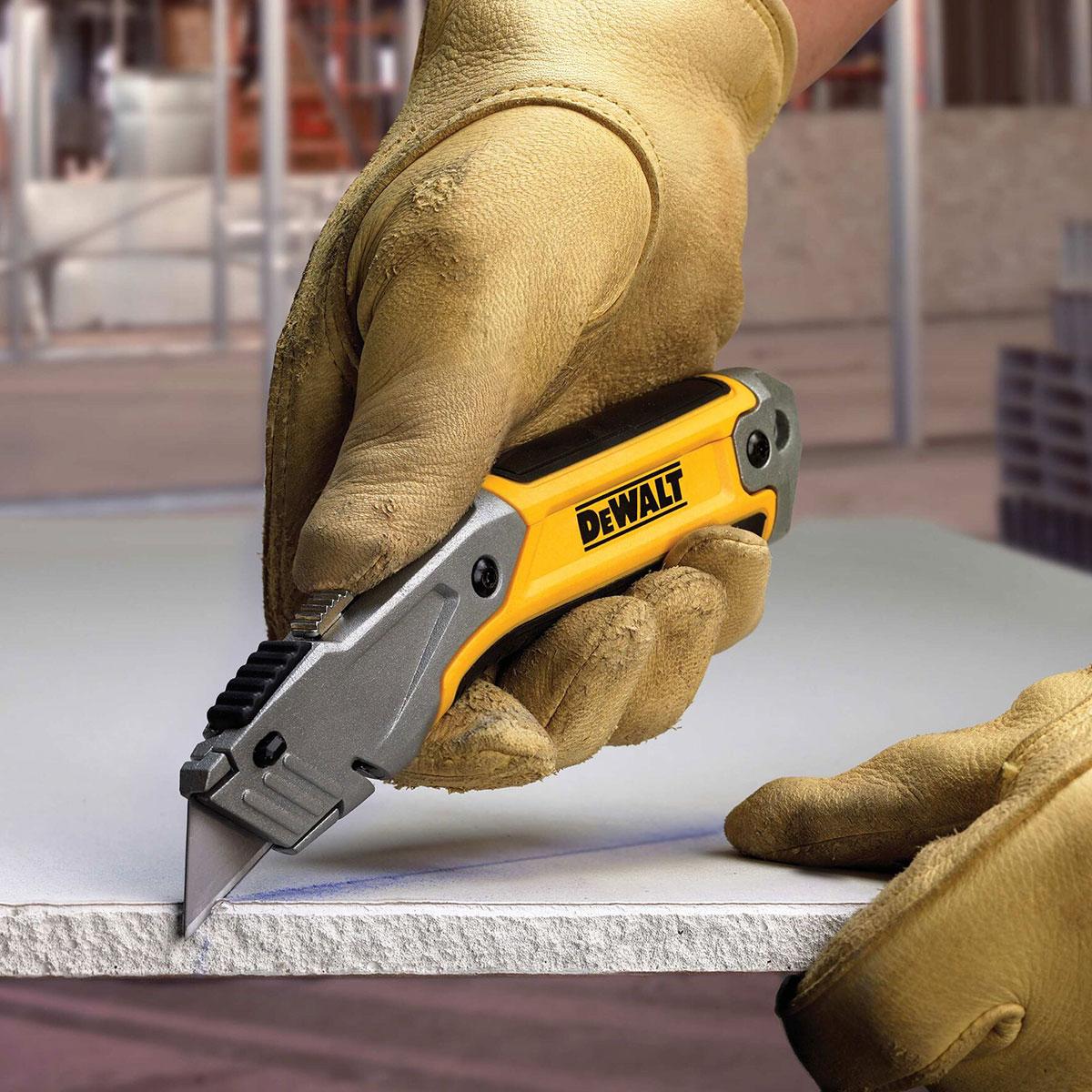 DeWalt Retractable Utility Knife DWHT10046